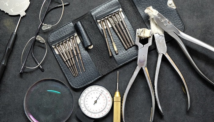 8 Best Eyeglass Repair Kits To Repair Different Kinds Of Glasses